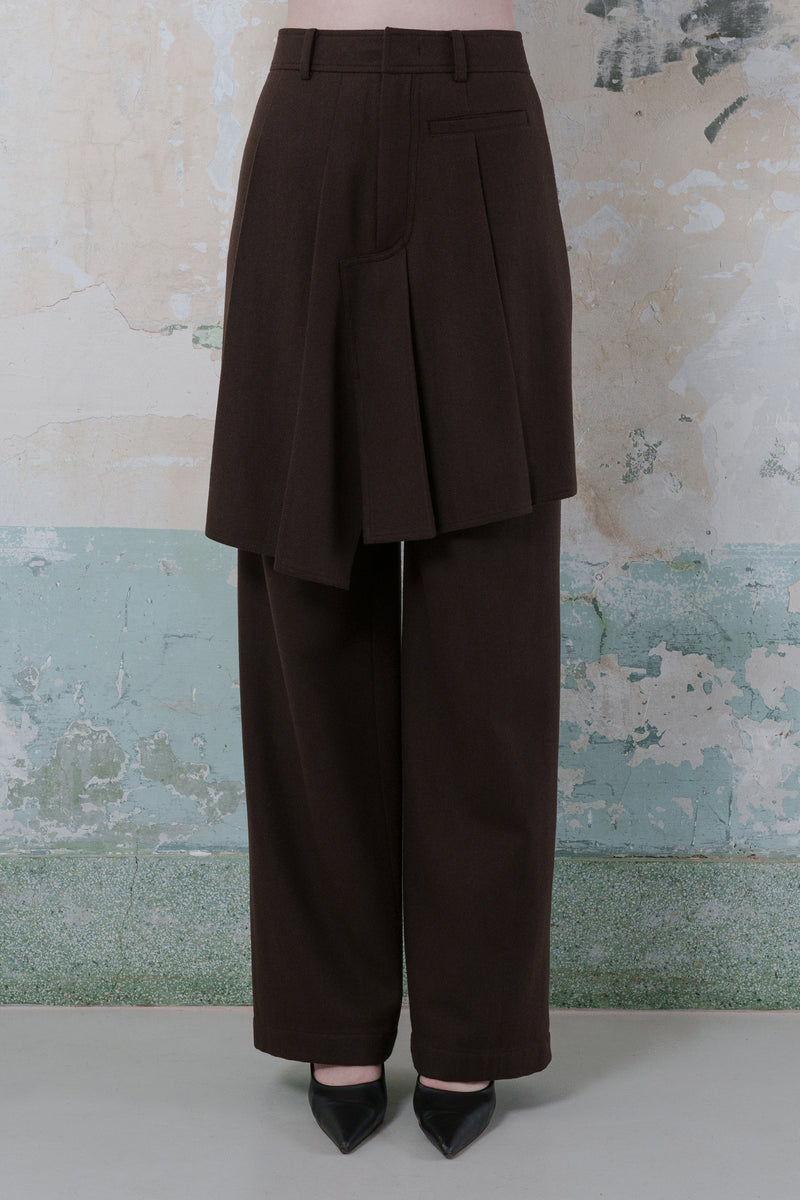 Asymmetric pleats detailed straight pants – GOEN.J 고엔제이
